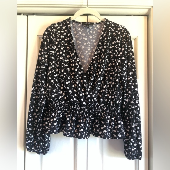 Moa Moa | Tops | Moa Moa L Long Sleeve Black White Floral V Faux Wrap ...